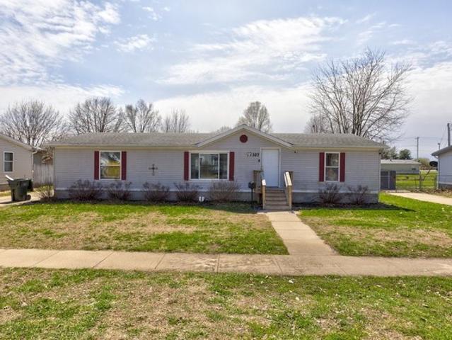 327 Warford St, Perry, IA 50220