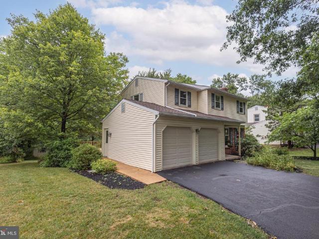 327 Thistle Lane