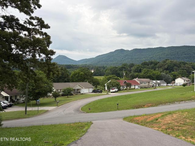 327 Thomas Loop Rd