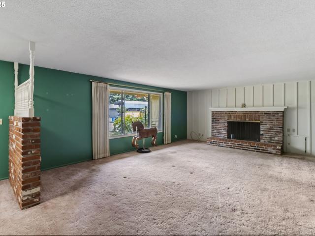 3284 crocker rd