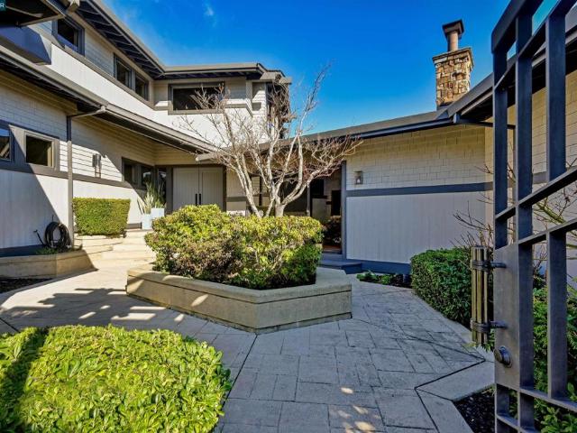 3284 Surmont Dr