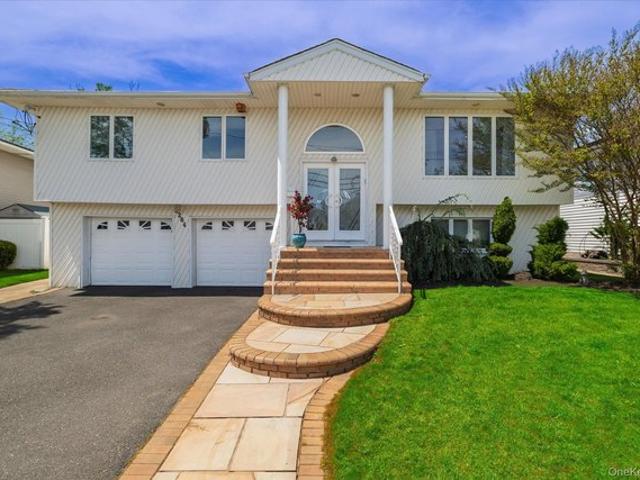 3284 Shore Rd, Oceanside, NY 11572