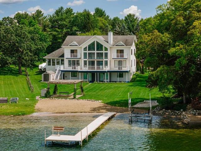 3284 th St, Burlington, WI 53105
