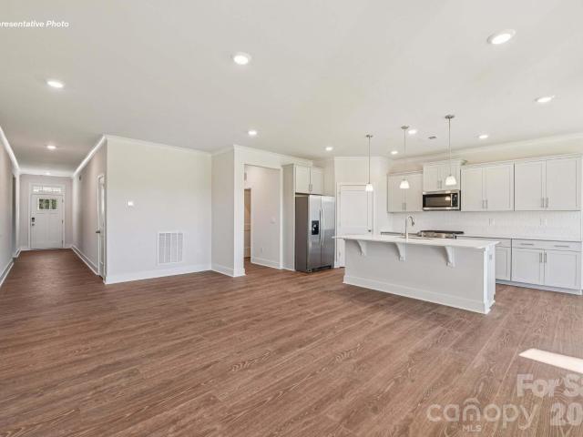 3285 Oberon Street