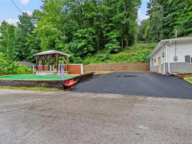 3285 Budd Rd, New Albany, IN 47150