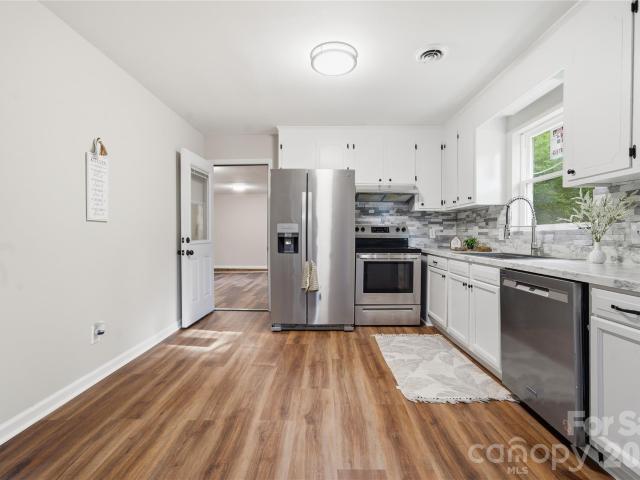 3285 Douglas Way Lane