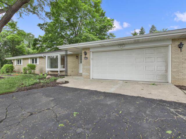 3285 Wetzel Ln