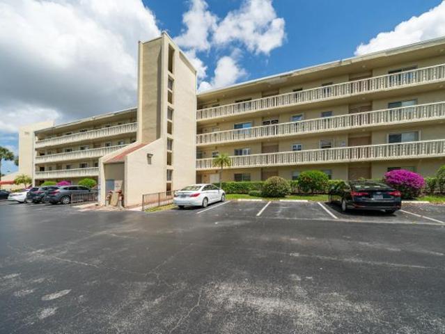 3286 Arcara Way #407, Lake Worth, FL 33467