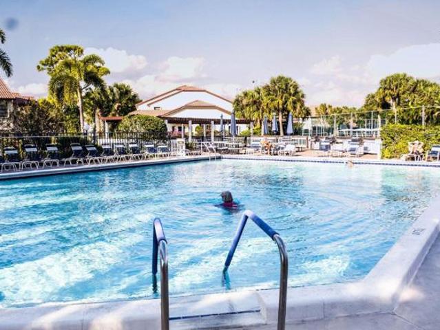 3287 Jog Park Dr Greenacres, FL 33467