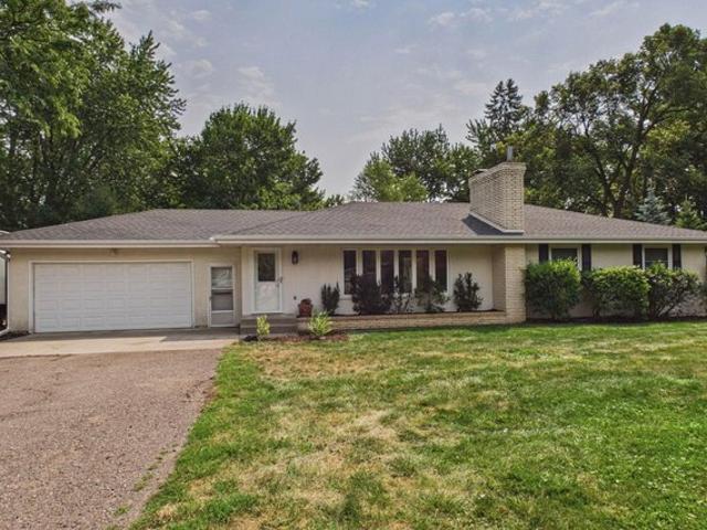 3287 Lake Elmo Ave N, Lake Elmo, MN 55042