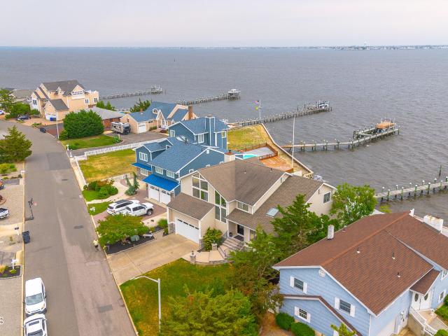 3287 Long Point Drive