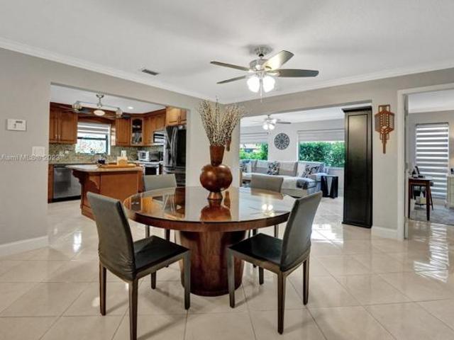 3287 Shadow Wood Dr, Greenacres, FL 33463
