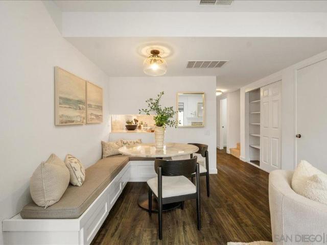 3288 Loma Riviera Dr
