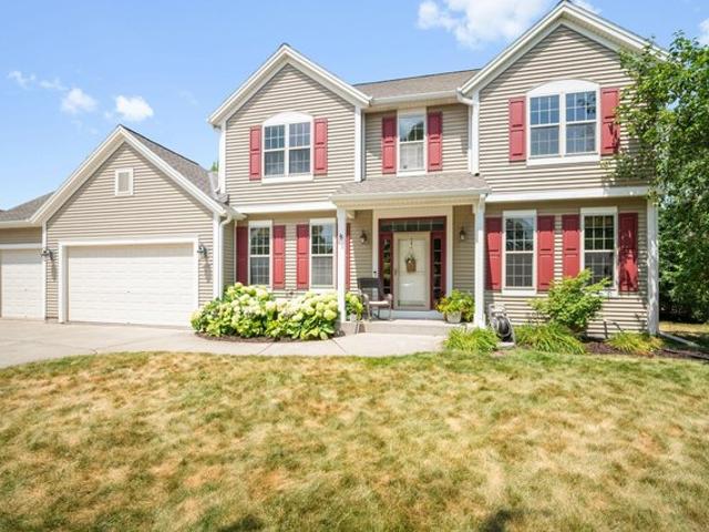 3288 W Yorkshire Cir, Franklin, WI 53132