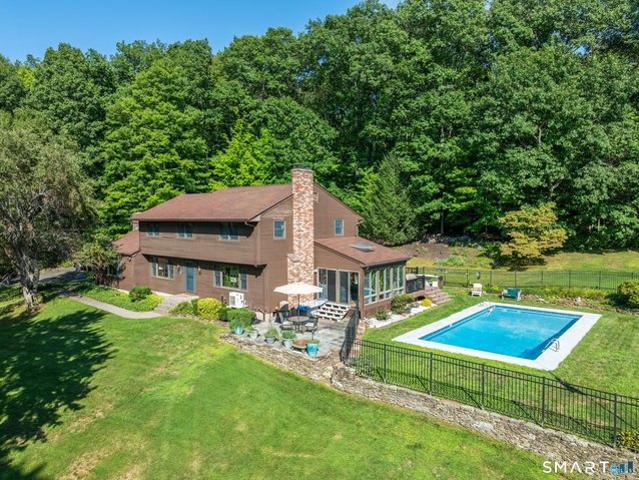 3289 Phelps Rd, Suffield, CT 06093