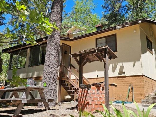 32800 Willow, Running Springs, CA 92382