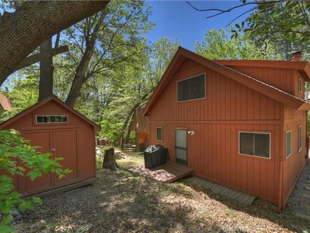 32801 Encina Dr, Arrowbear Lake, CA 92382
