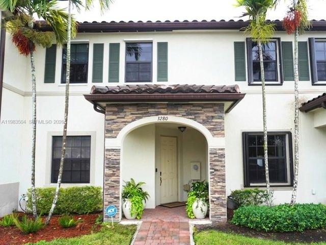 3280 W 92nd Pl, Hialeah, FL 33018