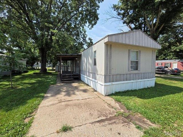 32811 Willow St Unit 21, La Grange, MO 63448