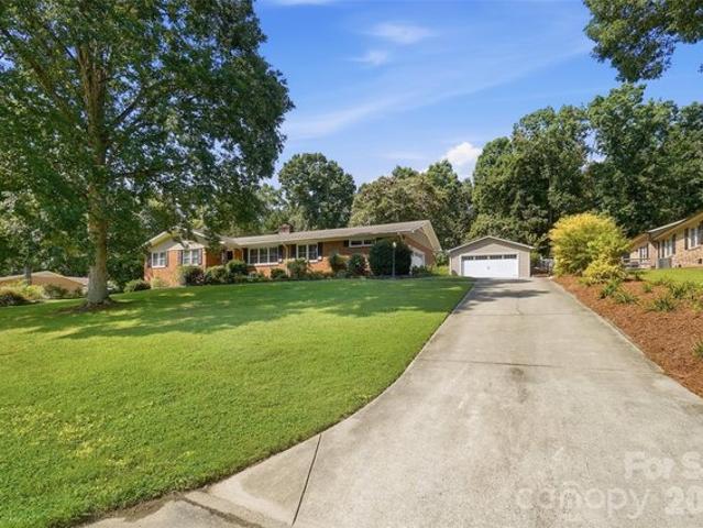 3282 Woodchuck Dr, Kannapolis, NC 28081