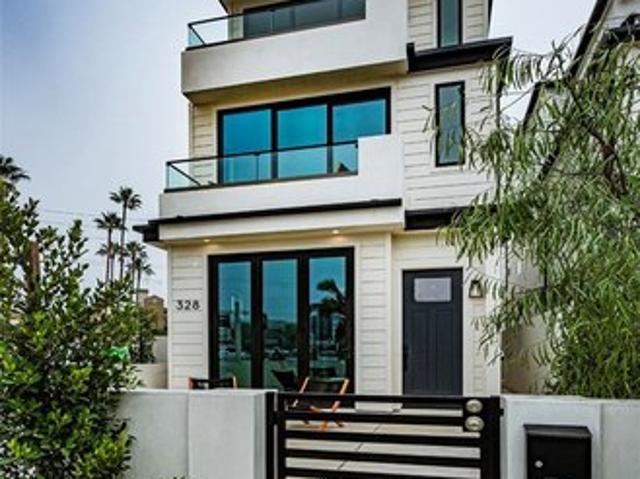 328 3rd St, Huntington Beach, CA 92648