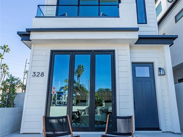 328 3rd St, Huntington Beach, CA 92648 | MLS #CV25280