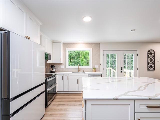 328 Comstock Dr