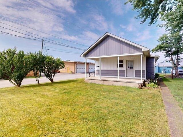328 Cleveland St, Kittanning, PA 16201