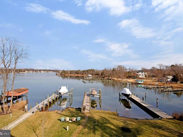 328 Arbutus Dr, Edgewater, MD