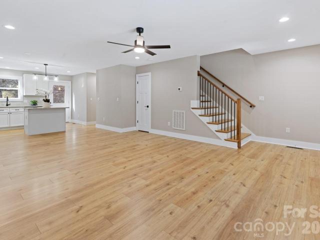 328 Bowditch St, Unit 2B, Burnsville, NC 28714 | MLS #4332 | Compass