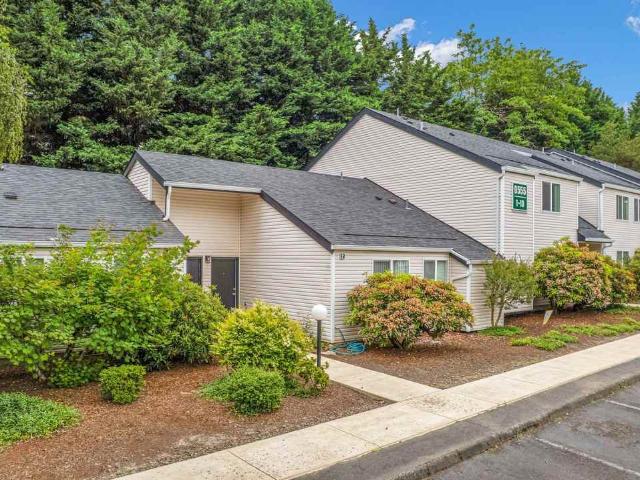 #328 GREENWAY SQUARE 3 Bedroom Apartment for Rent at 9405 Sw Downing Dr, Beaverton, OR 97008 Greenway