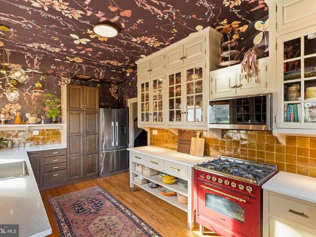 328 Greenwood Avenue