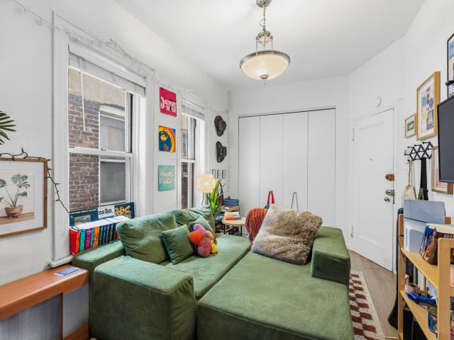 328 East 73rd Street, New York, NY