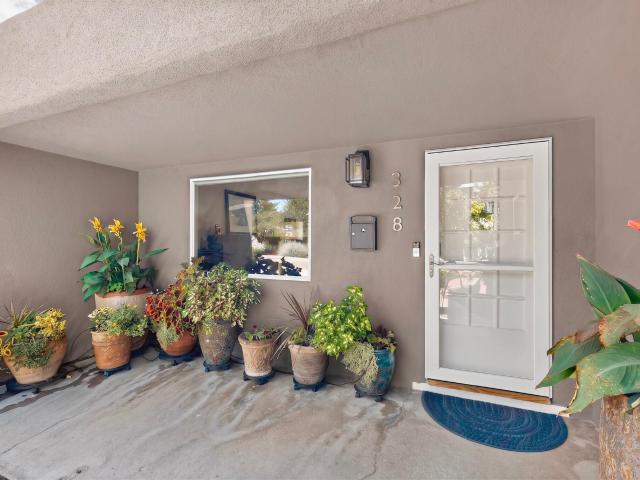 328 Fontana Place NE