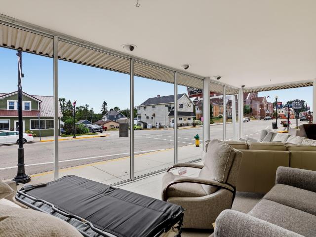 328 Fremont St