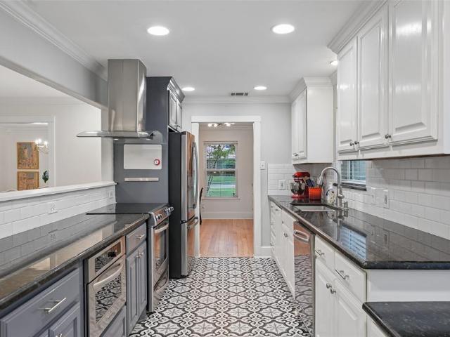 328 Oakcrest Drive