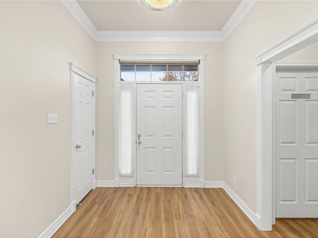 328 Landsburg Lane