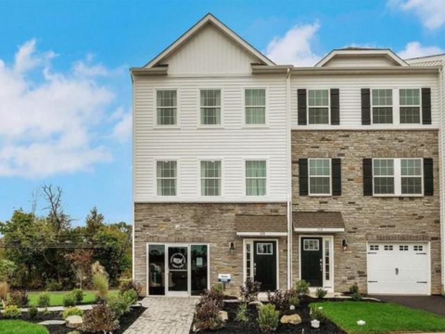 328 Lantern Ct, Sellersville, PA 18960