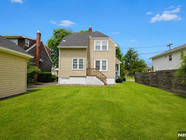 328 Mayhill Street