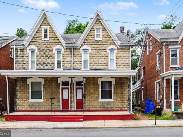 328 N College St, Carlisle, PA 17013