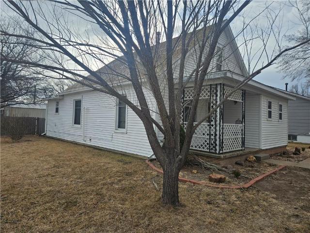 328 N Ericson Avenue