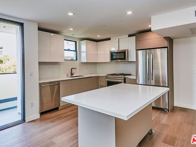328 N Maple Drive 103