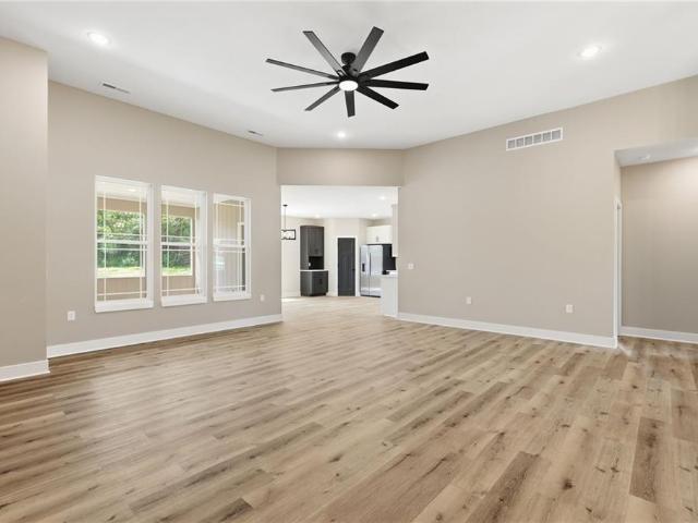 328 NE 51st Road