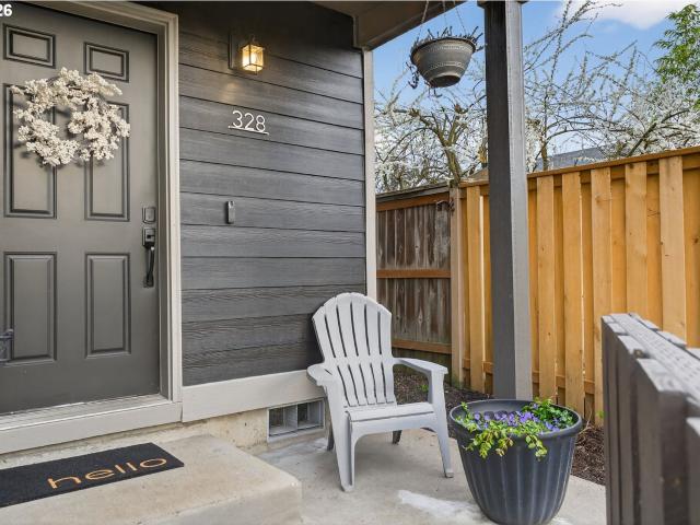328 nw freeman ave