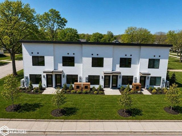 328 S 11th St, Sac City, IA 50583