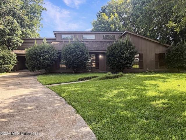 328 S Longmeadow Ct, Ridgeland, MS 39157