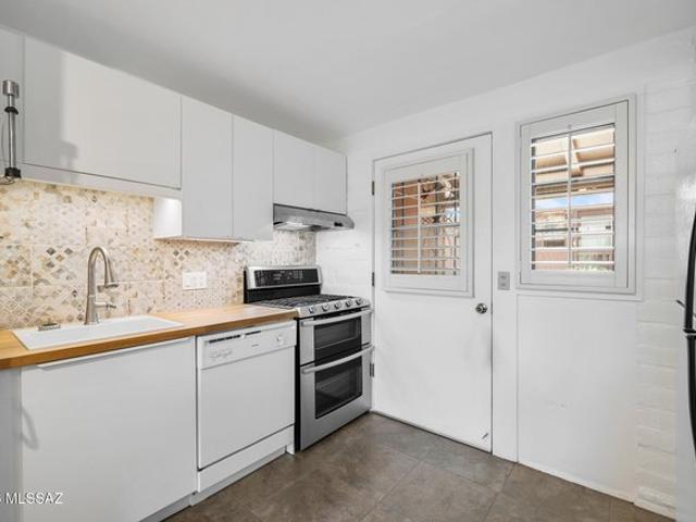 328 S Paseo Pena Apt D, Green Valley, AZ 85614