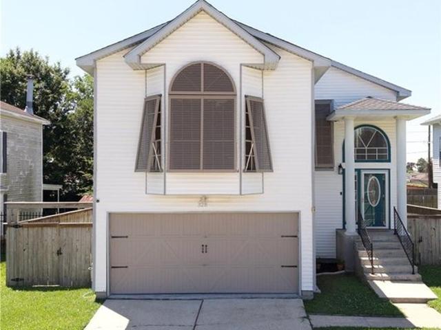 328 Southwood Dr, Gretna, LA 70056
