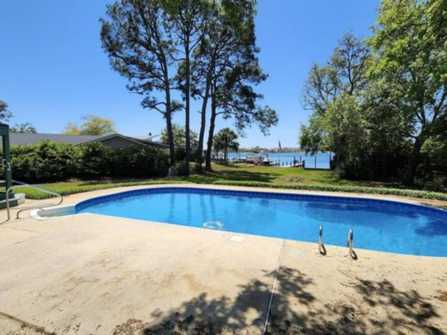328 SE Brooks St, Fort Walton Beach, FL 32548
