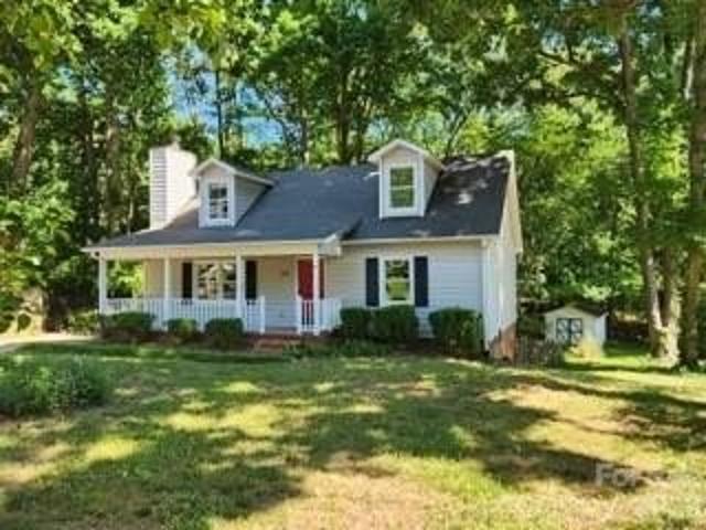 328 Swamp Fox Dr, Fort Mill, SC 29715